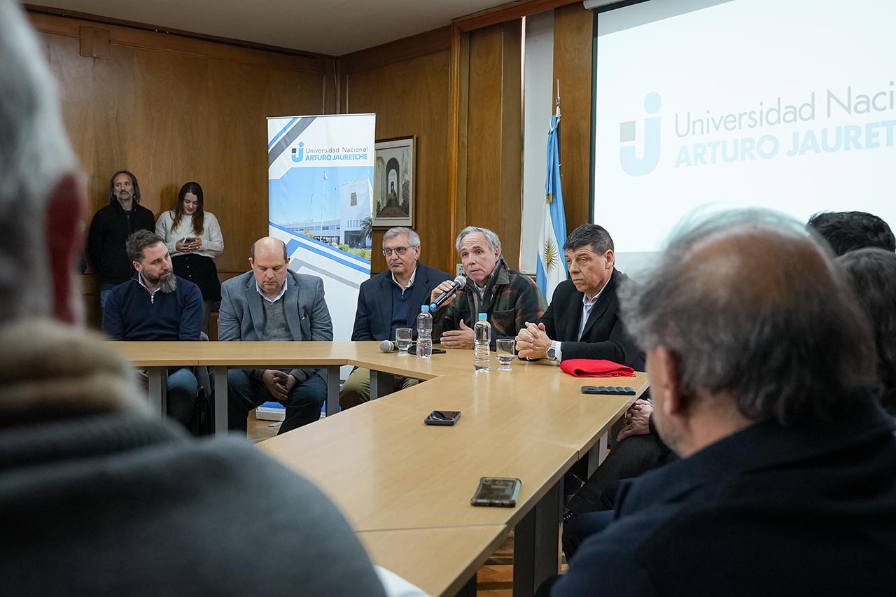 Convenio entre AUBASA y la UNAJ para la creación de un campus